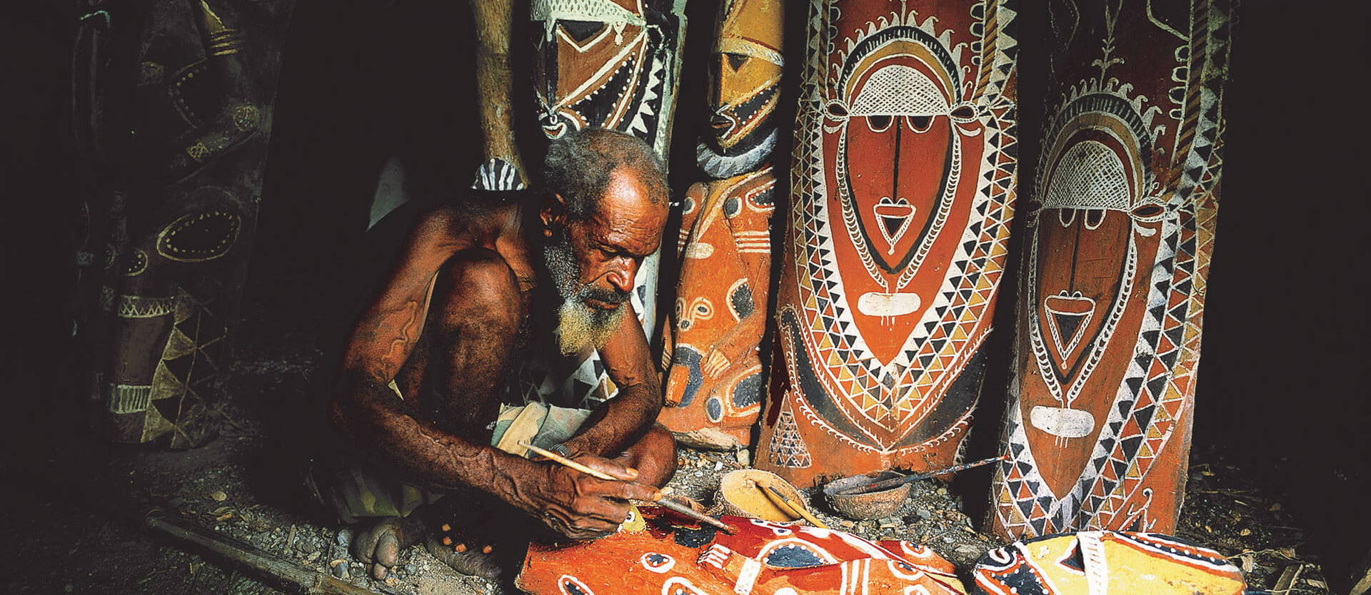 PAPUA NEW GUINEA - Voices on the Wind: 60,000 Years of Culture & Trade