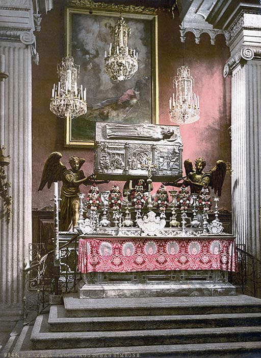 Miracles and a Thief: Lifting the Lid on the Legendary Chest of Saint ...