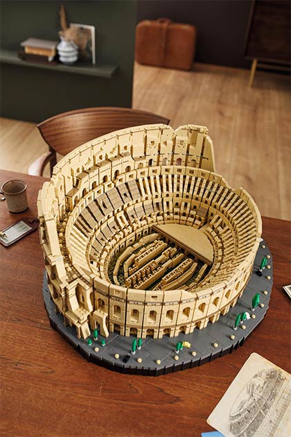 The LEGO Colosseum: Biggest Brick Set Brings the Ancient Roman World ...