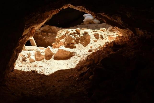 Mysterious Ancient Tunnel Found Beneath Jerusalem Baffles ...