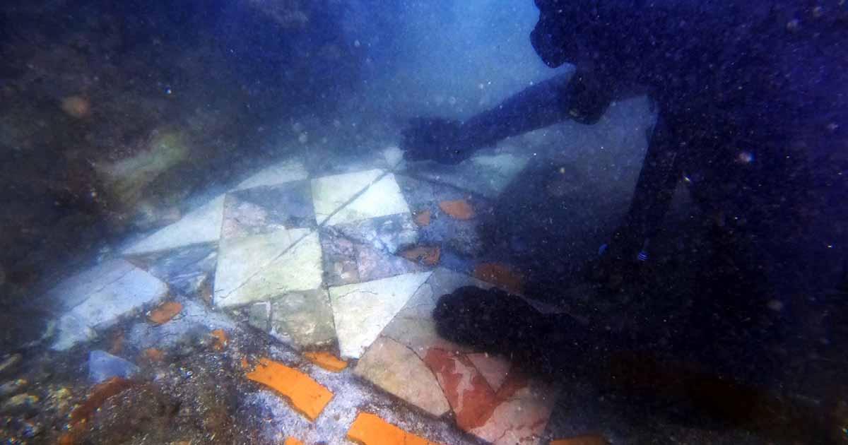 Stunning Roman Villas Unearthed in Underwater Ruins of Ancient Baiae ...