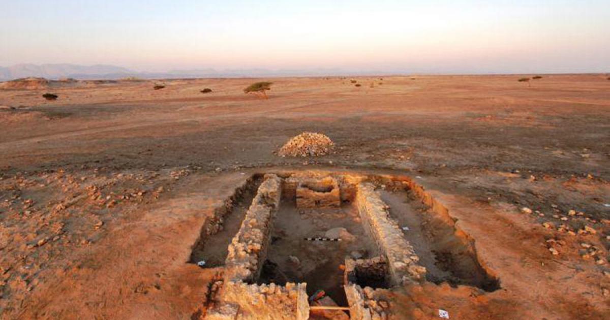 Strange ‘Huddled’ Skeletons Discovered in Berenice Troglodytica Tombs ...