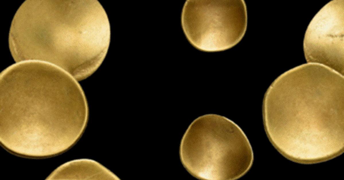 Rare Hoard of 2000-year-old Curved Celtic Gold Coins Found in Germany ...