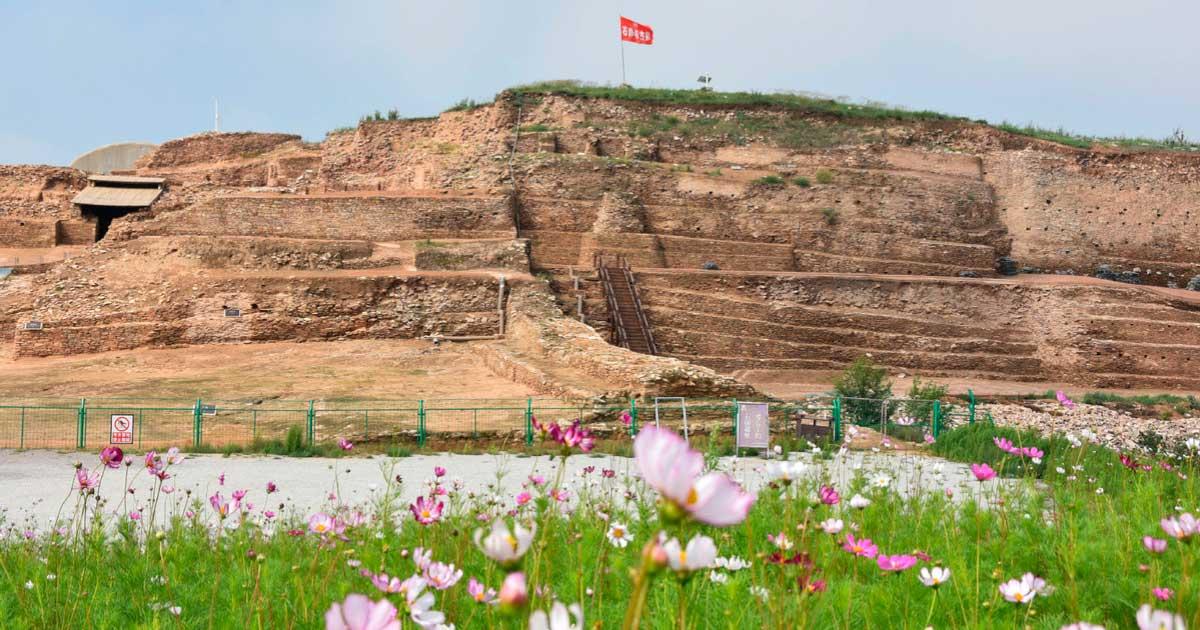 King Carved In Stone Found at 4,200-Year-Old Chinese Pyramid Palace ...