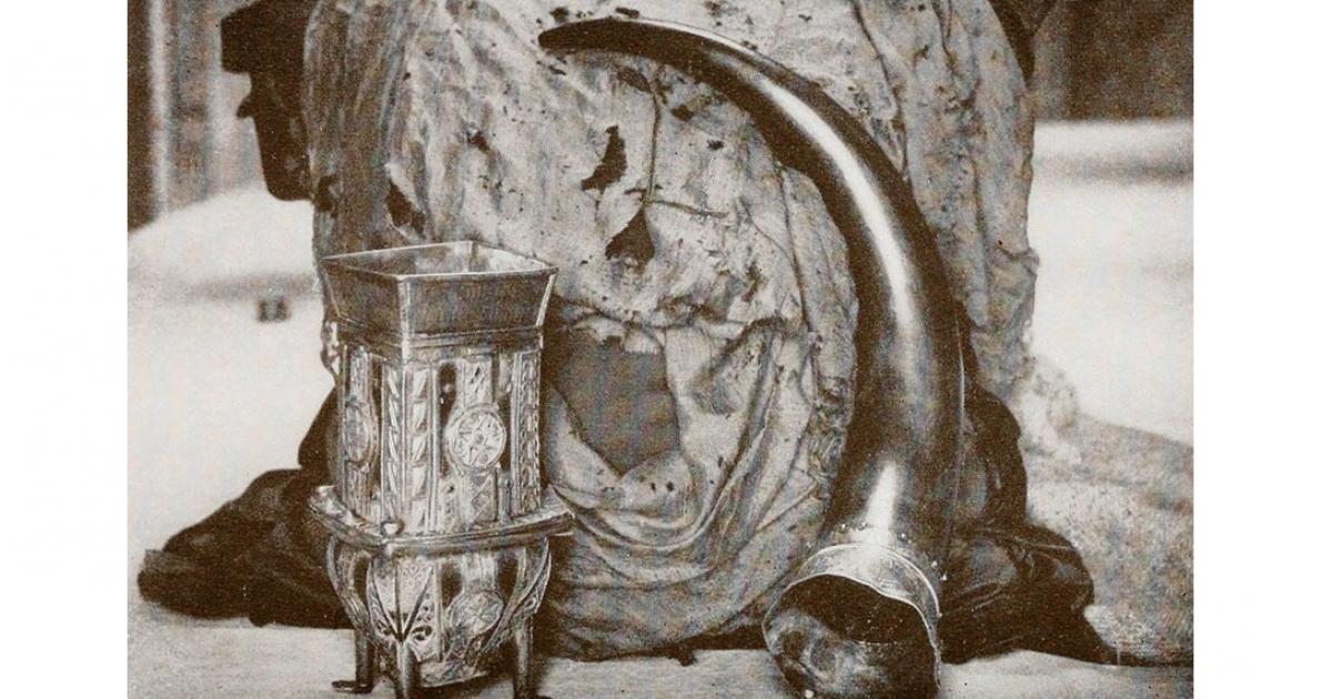 The Mysterious Fairy Flag of Clan MacLeod and its Legendary Protective ...