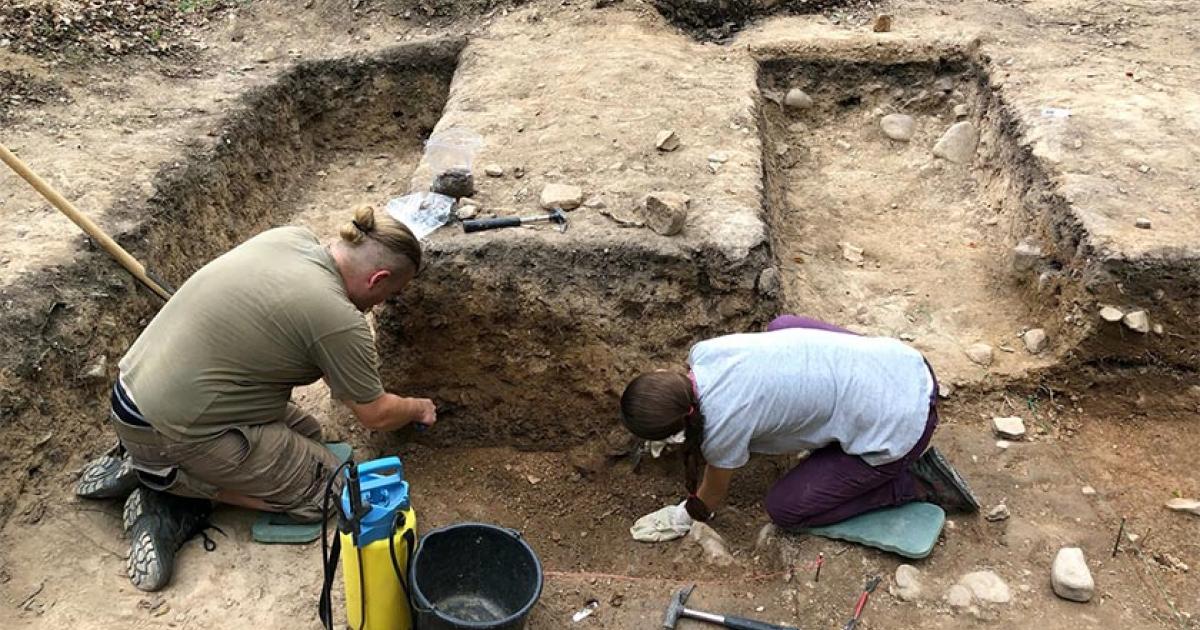 6000-Year-Old German Burial Chamber Destroys Egalitarian Ideologies ...