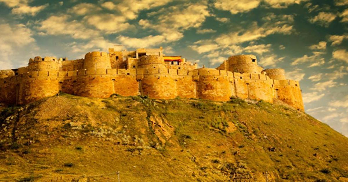 Jaisalmer Fort: The Imposing Desert Fort With a Bone-Chilling Custom ...