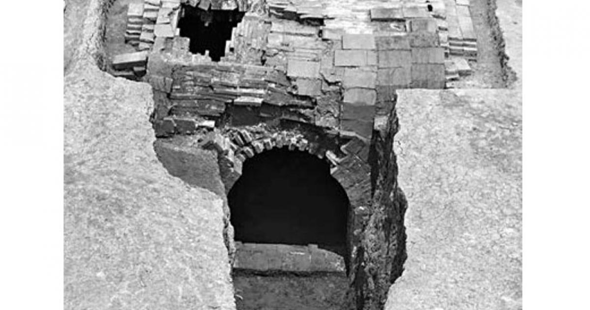 Stone Tablets found in Gold-Filled Chinese Tomb tell Remarkable Rags to ...