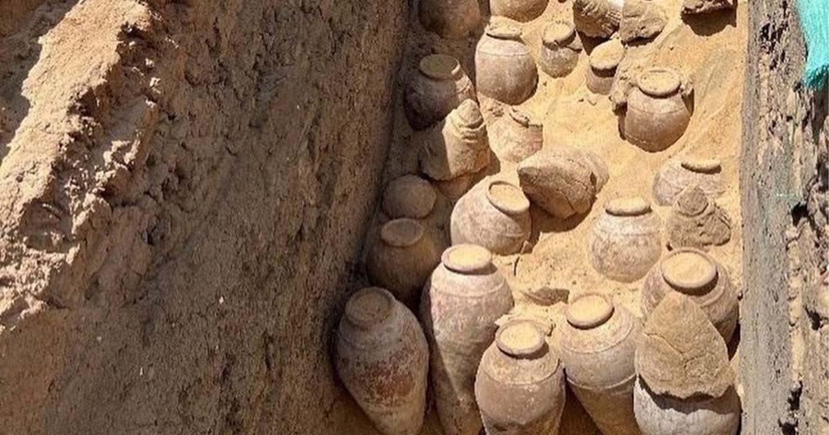 5,000-Year-Old Wine Jars Unearthed at Queen Merneith's Tomb | Ancient ...