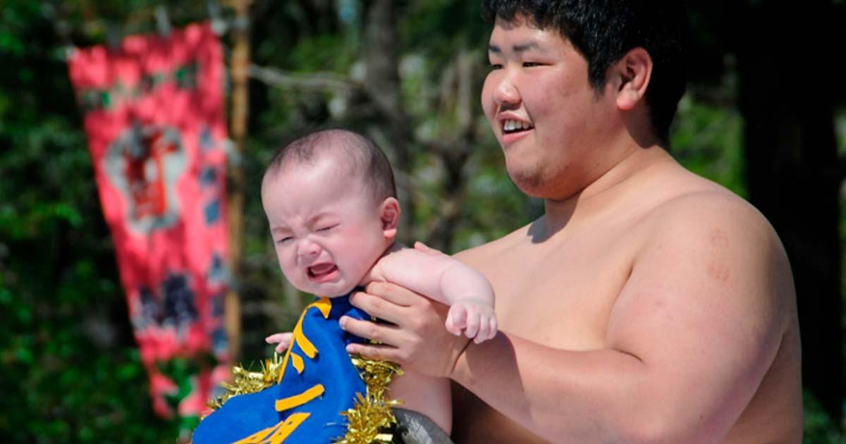 Sumo Wrestlers Make Babies Cry at the Ancient Naki Sumo Festival ...