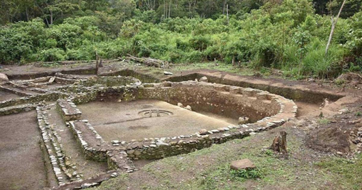 Peruvian Archaeologists Unearth Silver Artifacts, a Massive Temple and ...