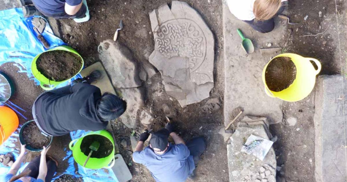 Ancient Pictish Cross Stone Slab ‘Complicates History’ | Ancient Origins