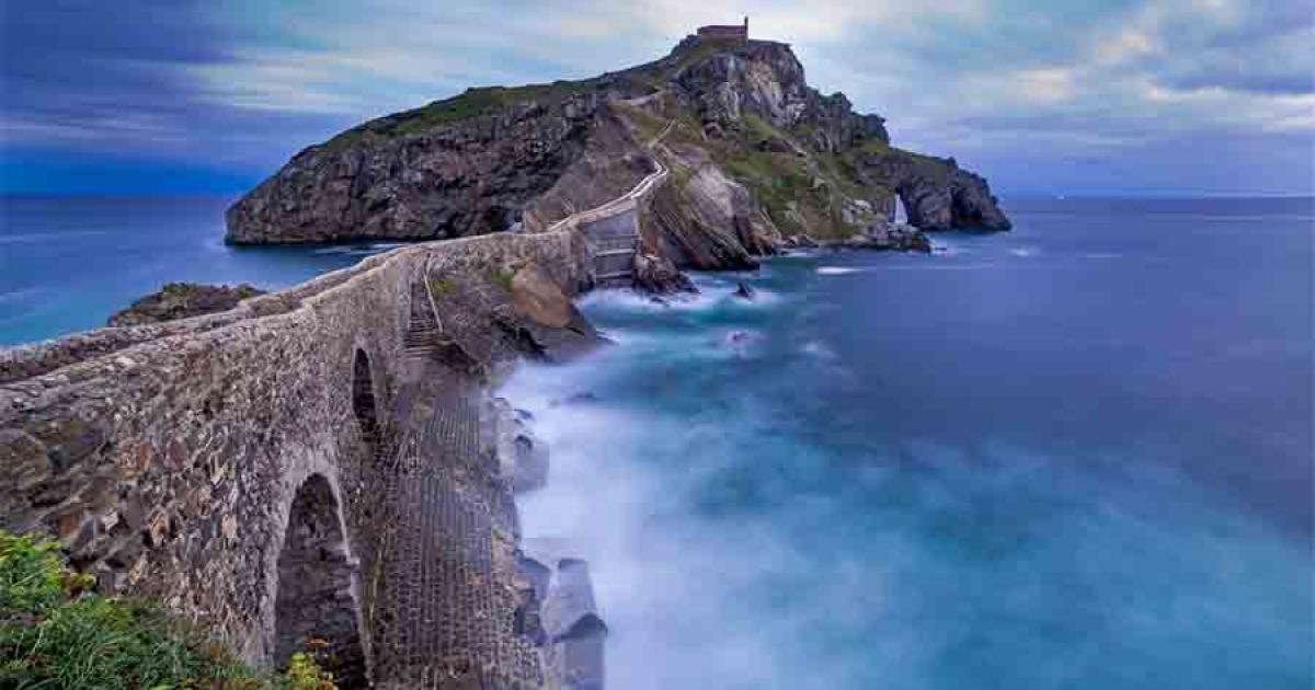 San Juan de Gaztelugatxe: Take a Pilgrimage to the Basque Dragonstone ...