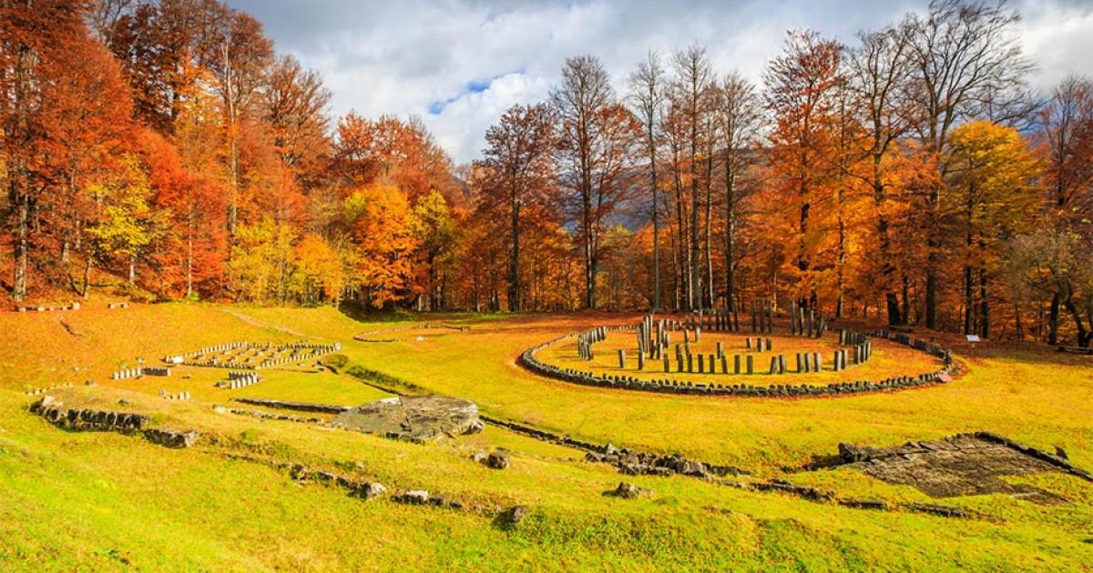 Spectacular and Ancient Dacian fortresses in the Mountains of Romania ...
