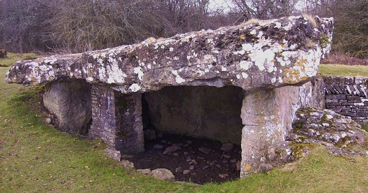 Tinkinswood Burial Chamber: Megalithic Dolmen with Massive Capstone ...