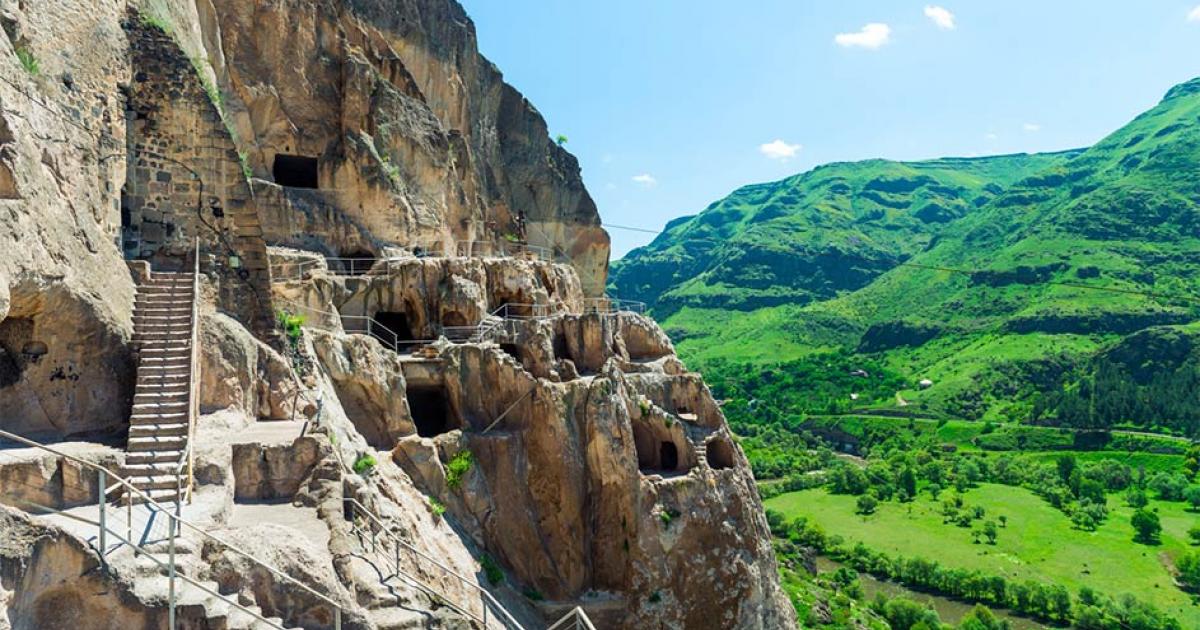 Vardzia, Georgia’s Incredible Cave City Built By Their Fierce Queen ...
