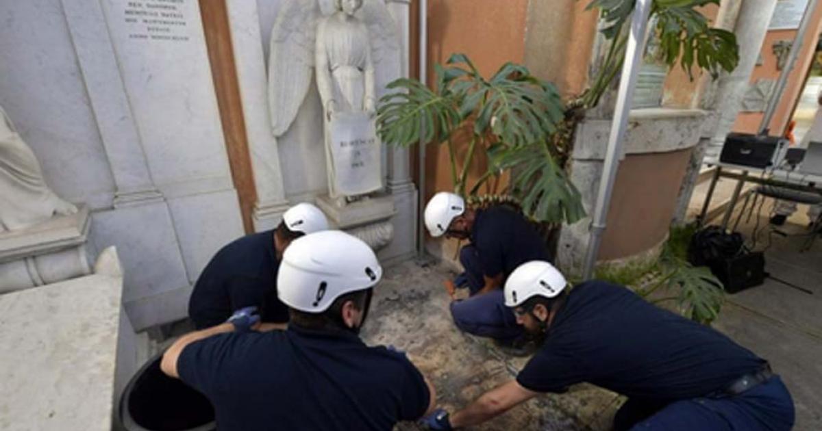 How Old Are The Thousands Of Bones Discovered Beneath Vatican? 500 ...