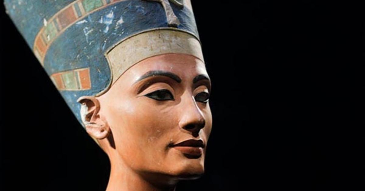 The Elusive Tomb of Queen Nefertiti may lie behind the walls of ...