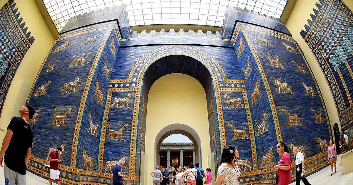 Babylon's Monumental Ishtar Gate Travelled from Iraq to Germany ...