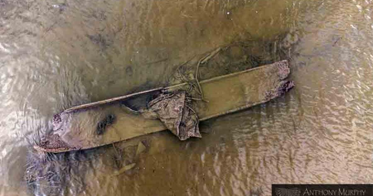 Drone Footage Reveals Sunken Ancient Logboat in Ireland’s River Boyne ...