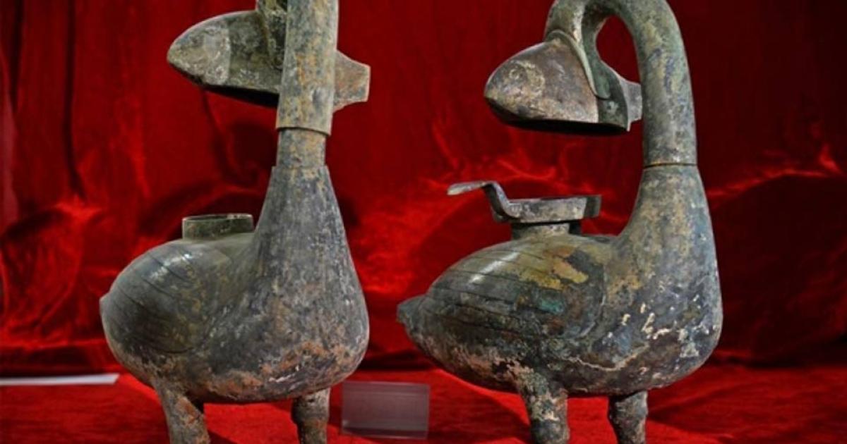 Archaeologists Discover 2,000-Year-Old Smoke Absorbing Lamps in Chinese ...