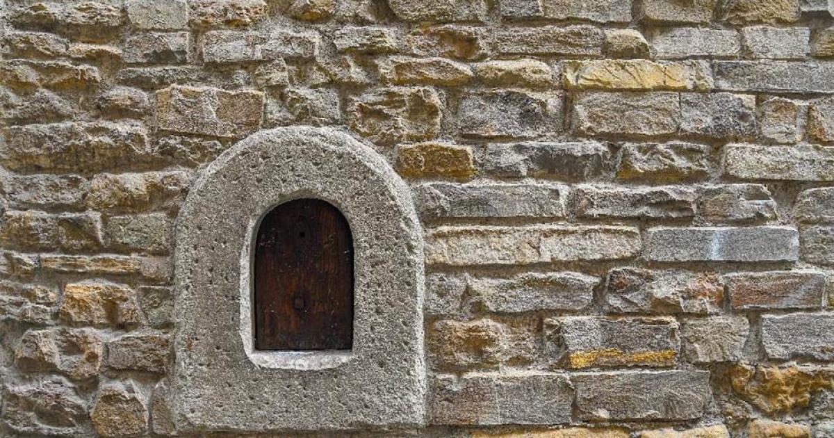 Medieval ‘Wine Windows’ Revived Due to Coronavirus | Ancient Origins