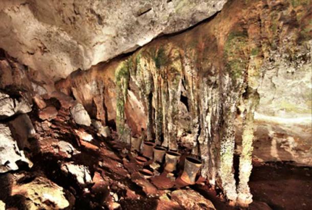 Maya Gateway to the World Below: Balankanché Cave, Throne of the Tiger ...