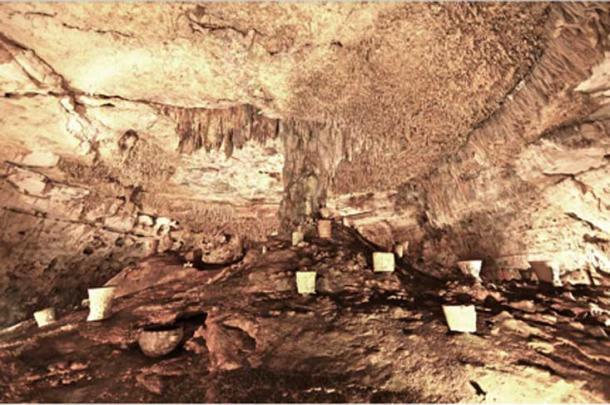 Maya Gateway to the World Below: Balankanché Cave, Throne of the Tiger ...