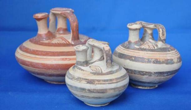 Two Intact Chamber Tombs Dating Back 3,300 Years Unearthed in Greece ...