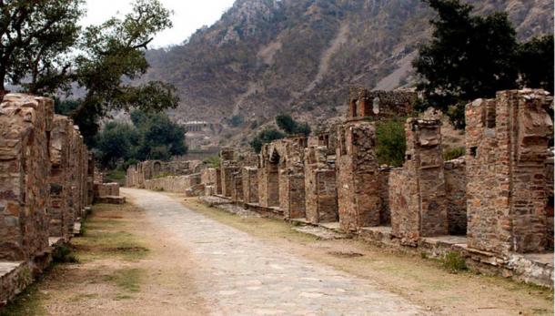 The ghost city of Bhangarh and the curse of the Holy Man | Ancient Origins
