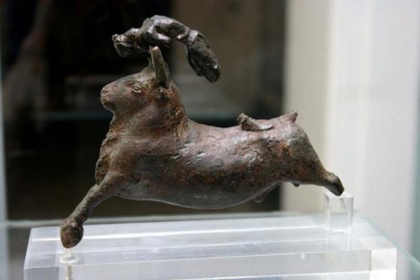 Taking the Bull by the Horns: The Perilous Minoan Practice of Bull ...