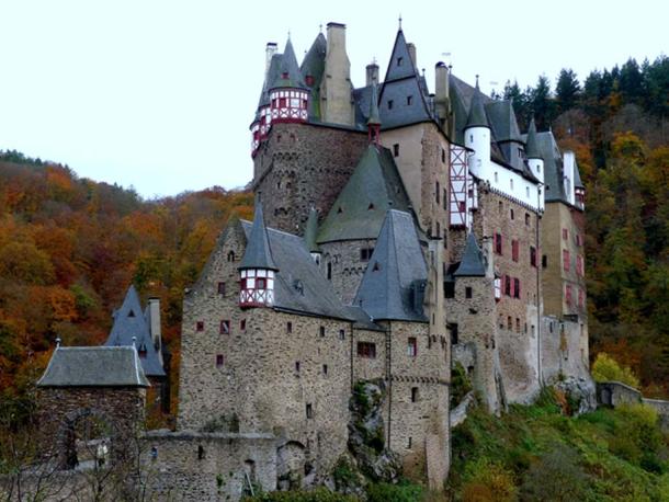 Eltz Castle: A Majestic Medieval Pile Owned by the Same Family for 800 ...