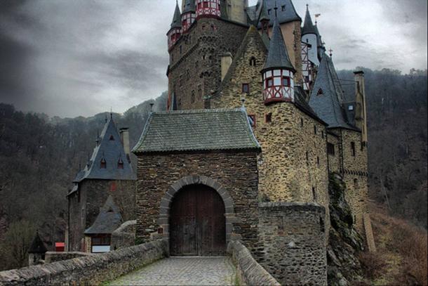 Eltz Castle: A Majestic Medieval Pile Owned by the Same Family for 800 ...