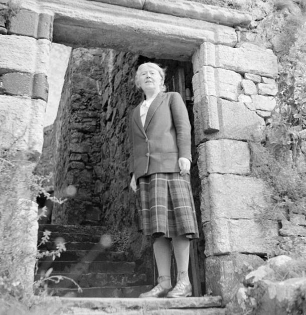 The Mysterious Fairy Flag of Clan MacLeod and its Legendary Protective ...