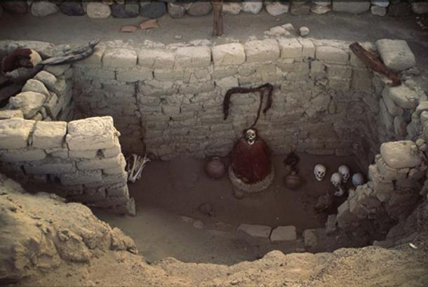 A Night with the Grave Robbers of Nazca | Ancient Origins