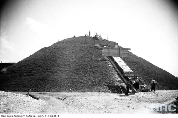 Mounds of Krakus and Wanda: Earthen Mausolea of Legendary Polish ...