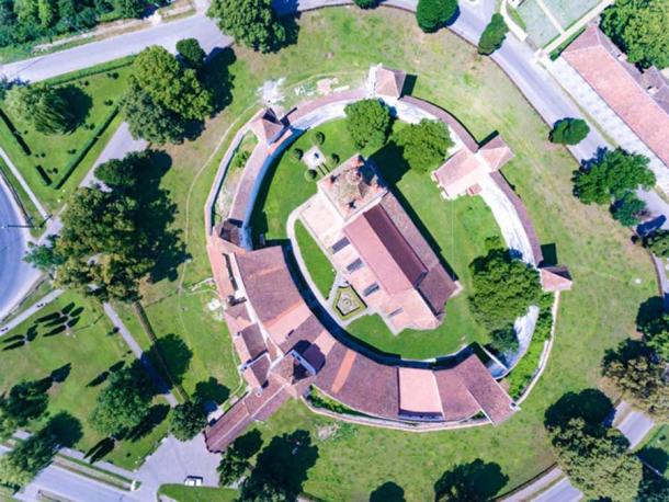 Sacred Defense in the Middle Ages: Transylvanian Fortified Churches ...