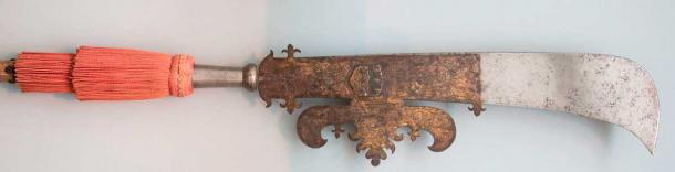 18 Terrifying and Impressive Historic Weapons | Ancient Origins