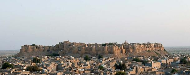 Jaisalmer Fort: The Imposing Desert Fort With a Bone-Chilling Custom ...
