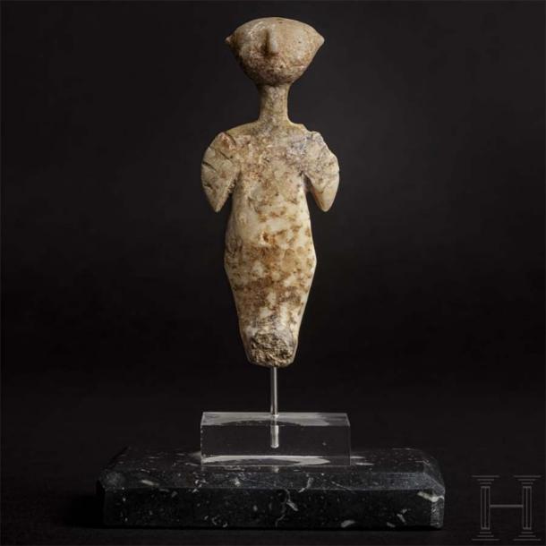 Prehistoric Guennol Stargazer Idol to Stay in USA, Court Rules ...