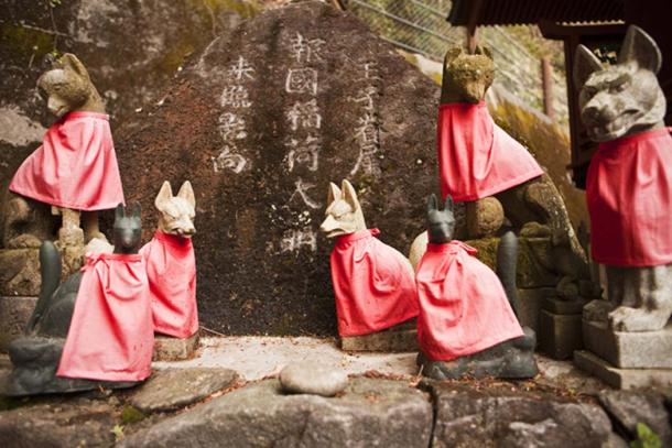 Beware the Kitsune, The Shapeshifting Fox of Japanese Folklore ...