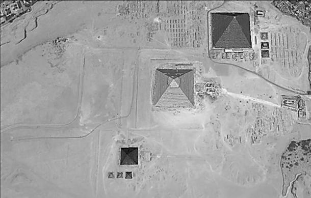 Who Really Built the Pyramids of Giza? Thoth’s Enigmatic Emerald ...