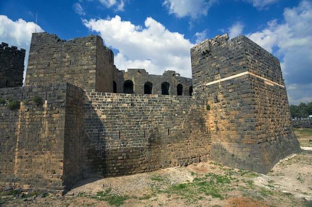 How the Roman Theater of Bosra Became a Muslim Citadel | Ancient Origins