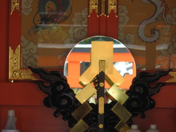 Researchers in Japan Discover the Secrets Behind Magic Mirrors and a ...