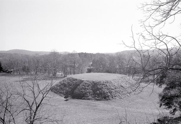 The Moundbuilders: North America’s Little-known Native Architects ...