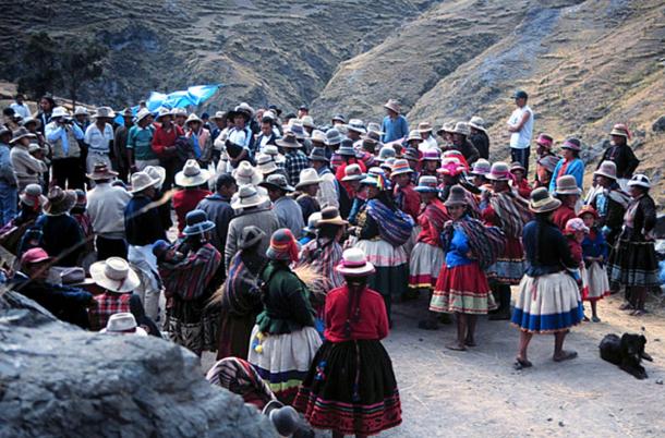 Spectacular Peruvian Rope Bridge, last of its kind, carries forward ...
