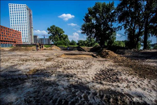 Unique 5,000 Year Old Figurine with Feather Headdress Found in Old ...