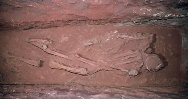 Tomb Discovered Beneath Petra Holds Human Remains and ‘Holy Grail’ Cup ...