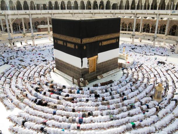 The Kaaba Black Stone: A Holy Stone from Outer Space? | Ancient Origins