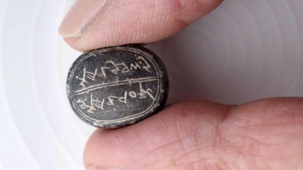 2500 –Year Old Signet Ring from Tradeswomen Uncovered in Jerusalem ...